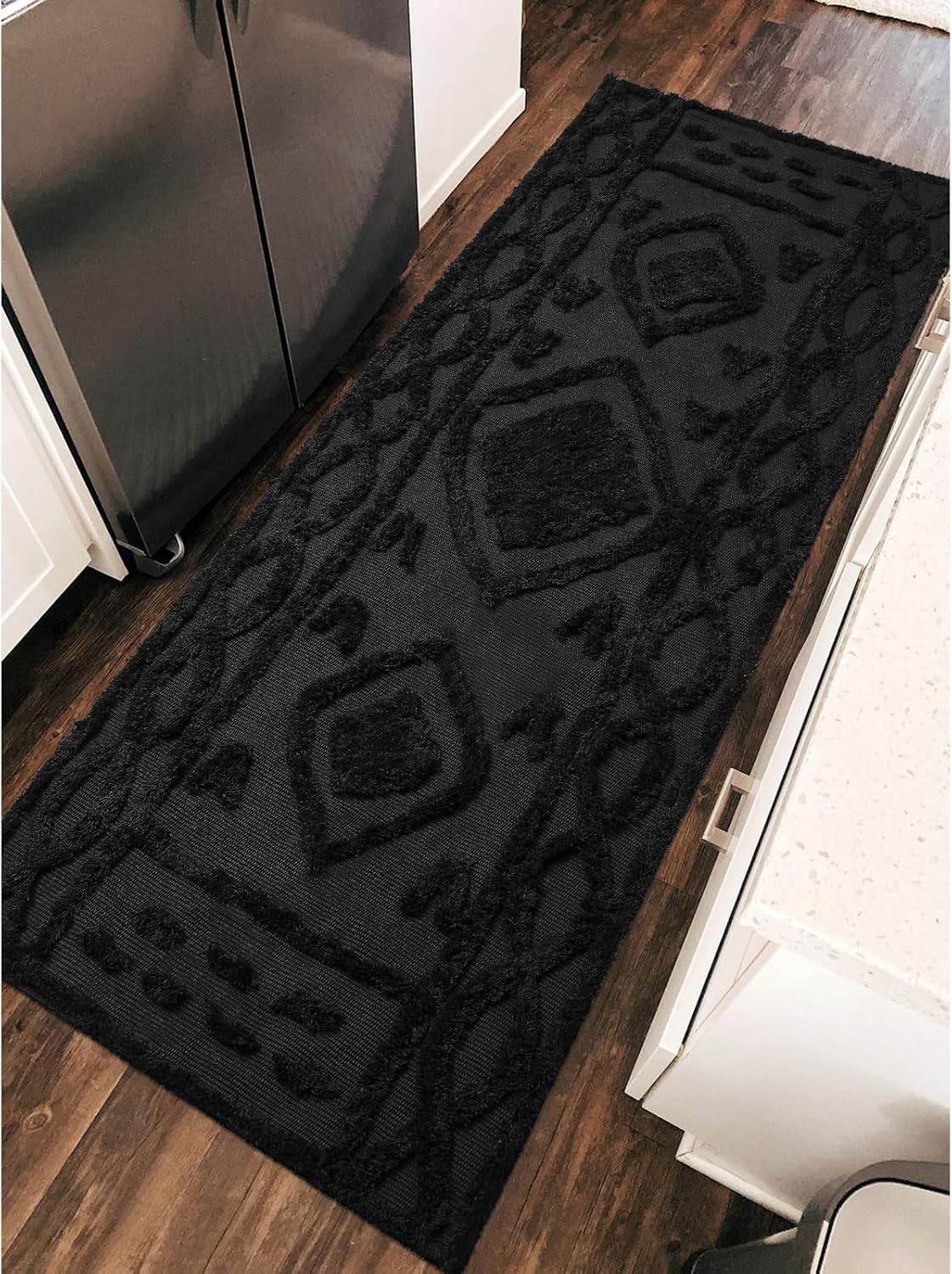 Boho Runner Rug 2'x5' Tufted Cotton Area Rug Accent Beside Rugs Washable Cream Bohemian Long Throw Carpet for Hallway Bedroom Kitchen Laundry Living Room Bathroom Black