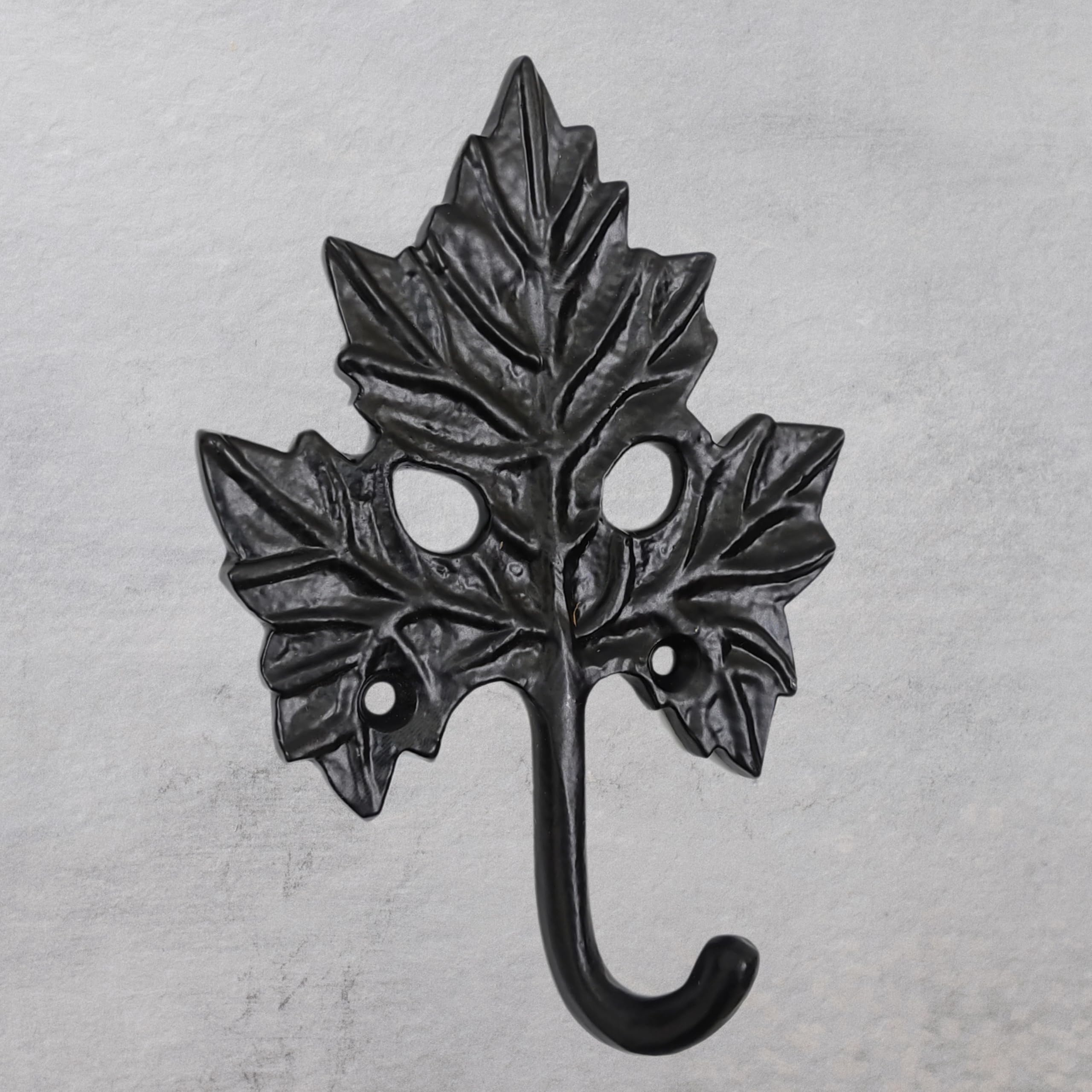 Set of 3 Cast Iron Maple Leaf Shape Coat Hooks Wall Art Decor-Maple Leaf Shape Hangers and Key Holder-Clothes Rack and Backpack Hanger-Coat Hooks Home Decor for Storage, Living Room, Hallway, Office