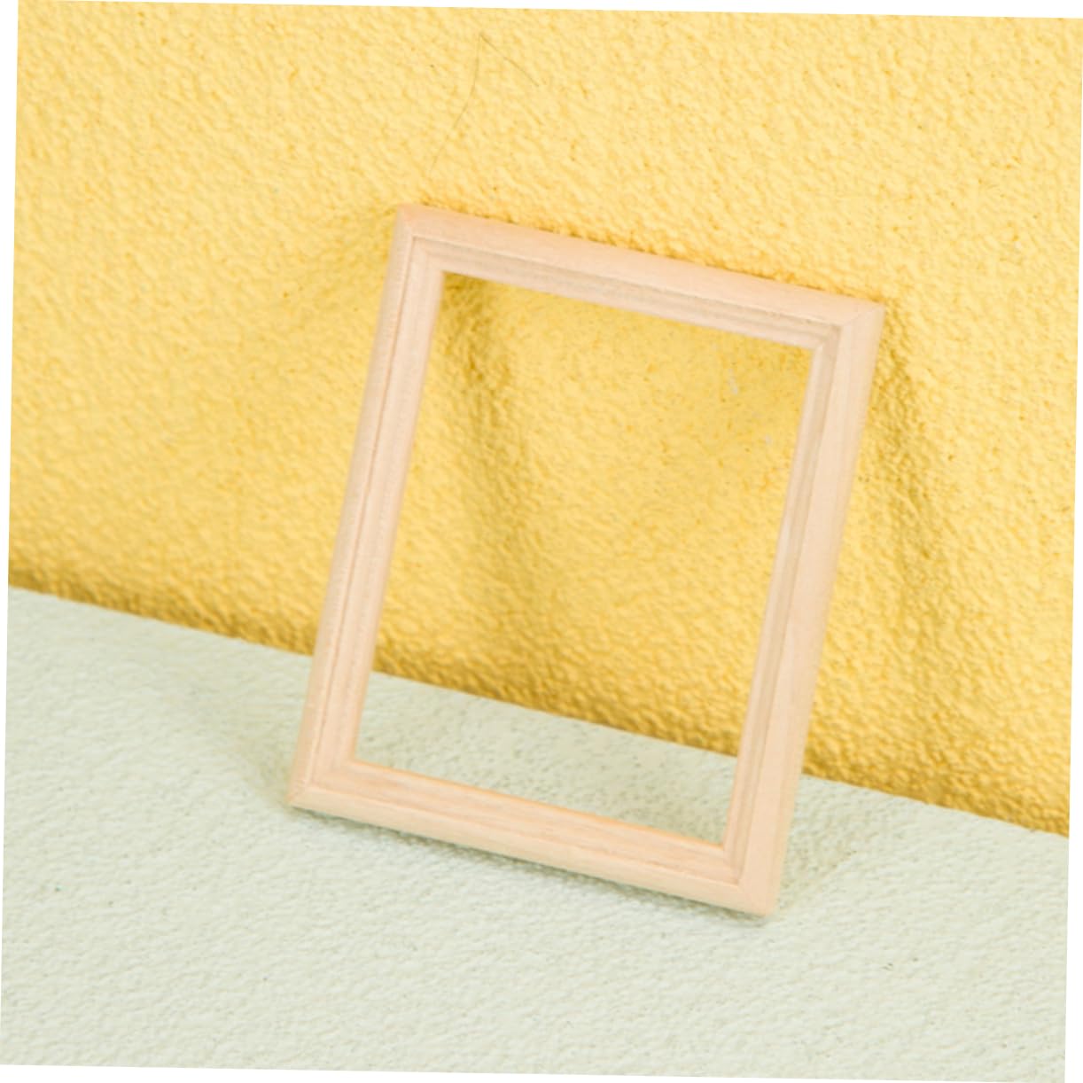 CIMAXIC 2pcs Miniature Photo Frame Tiny Picture Frame Mini House Accessories Dollhouse Photo Frame Mini Photo Frame Dollhouse Miniature Accessories Picture Frames Doll House Decor Wood