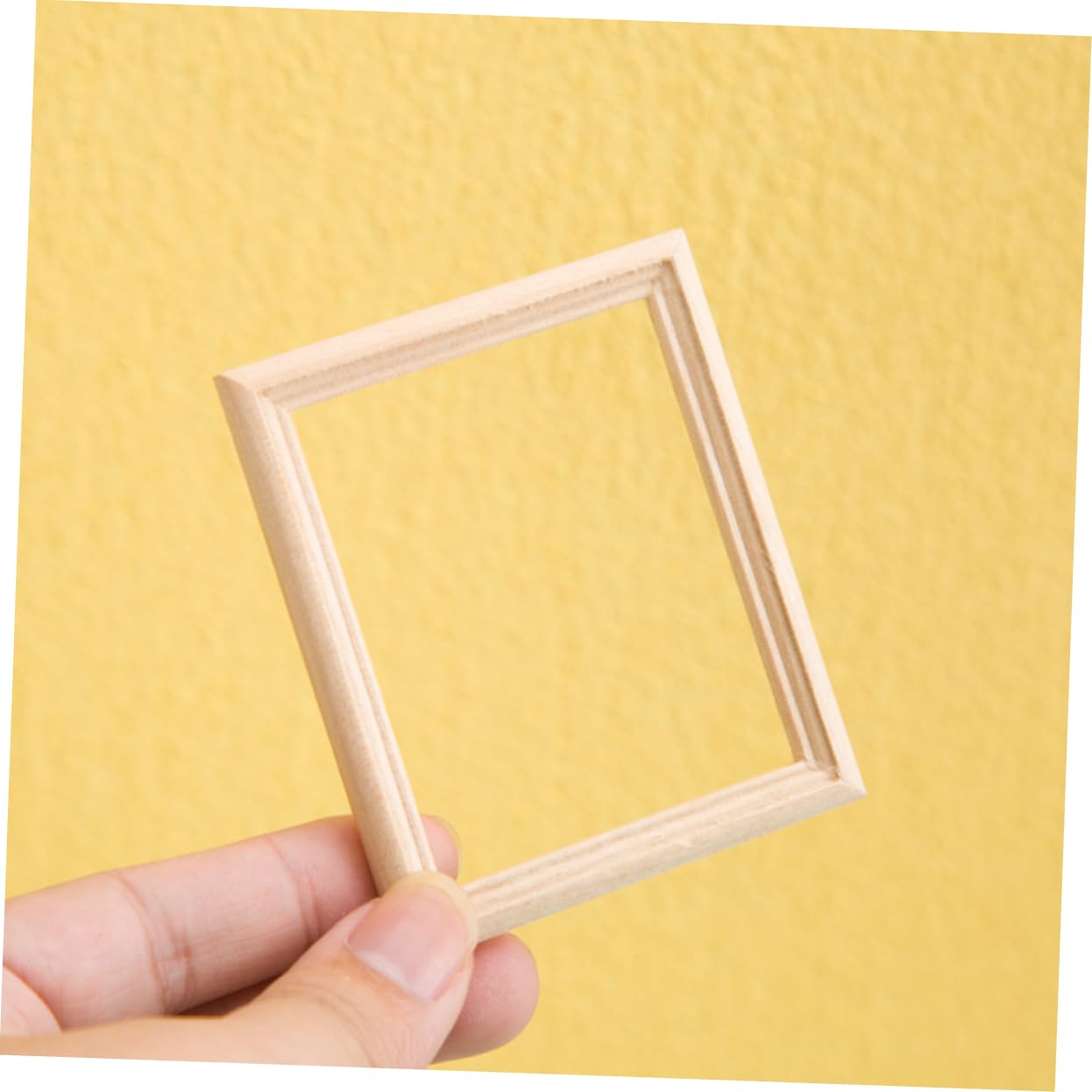 CIMAXIC 2pcs Miniature Photo Frame Tiny Picture Frame Mini House Accessories Dollhouse Photo Frame Mini Photo Frame Dollhouse Miniature Accessories Picture Frames Doll House Decor Wood