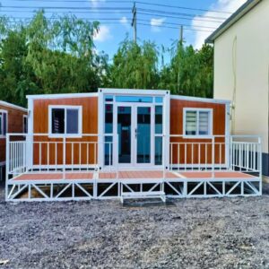 expandable container house–40ft luxury home with 3 bedrooms, kitchen, and living room, perfect for temporary housing and recreational use