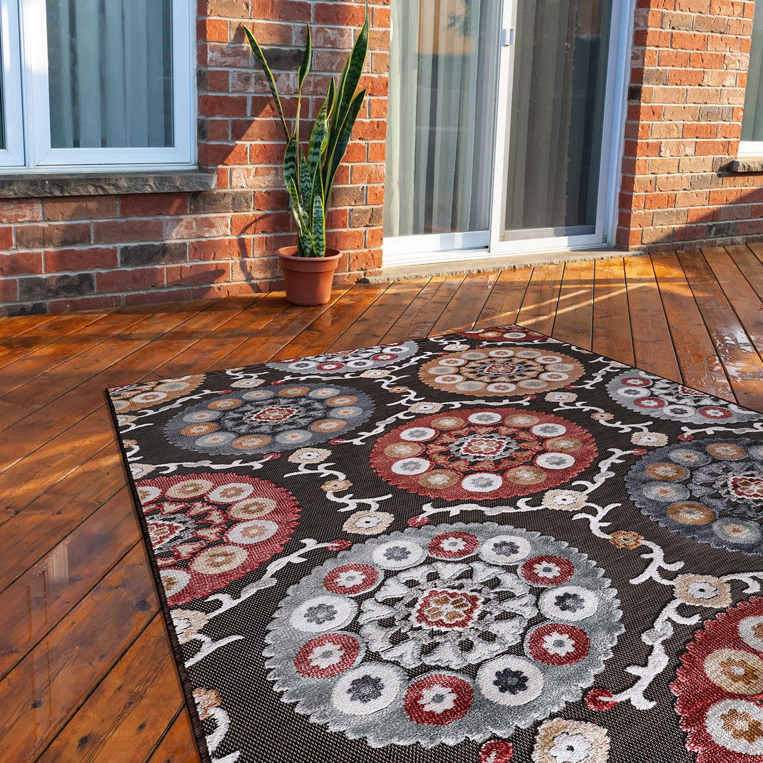 CAMILSON Indoor/Outdoor Rug 5x7 Bohemian Medallion Floral Area Rugs for Indoor and Outdoor Patios Easy-Cleaning Non-Shedding Living Room Garden and Kitchen Washable Outside Carpet (5 x 7 / Brown)