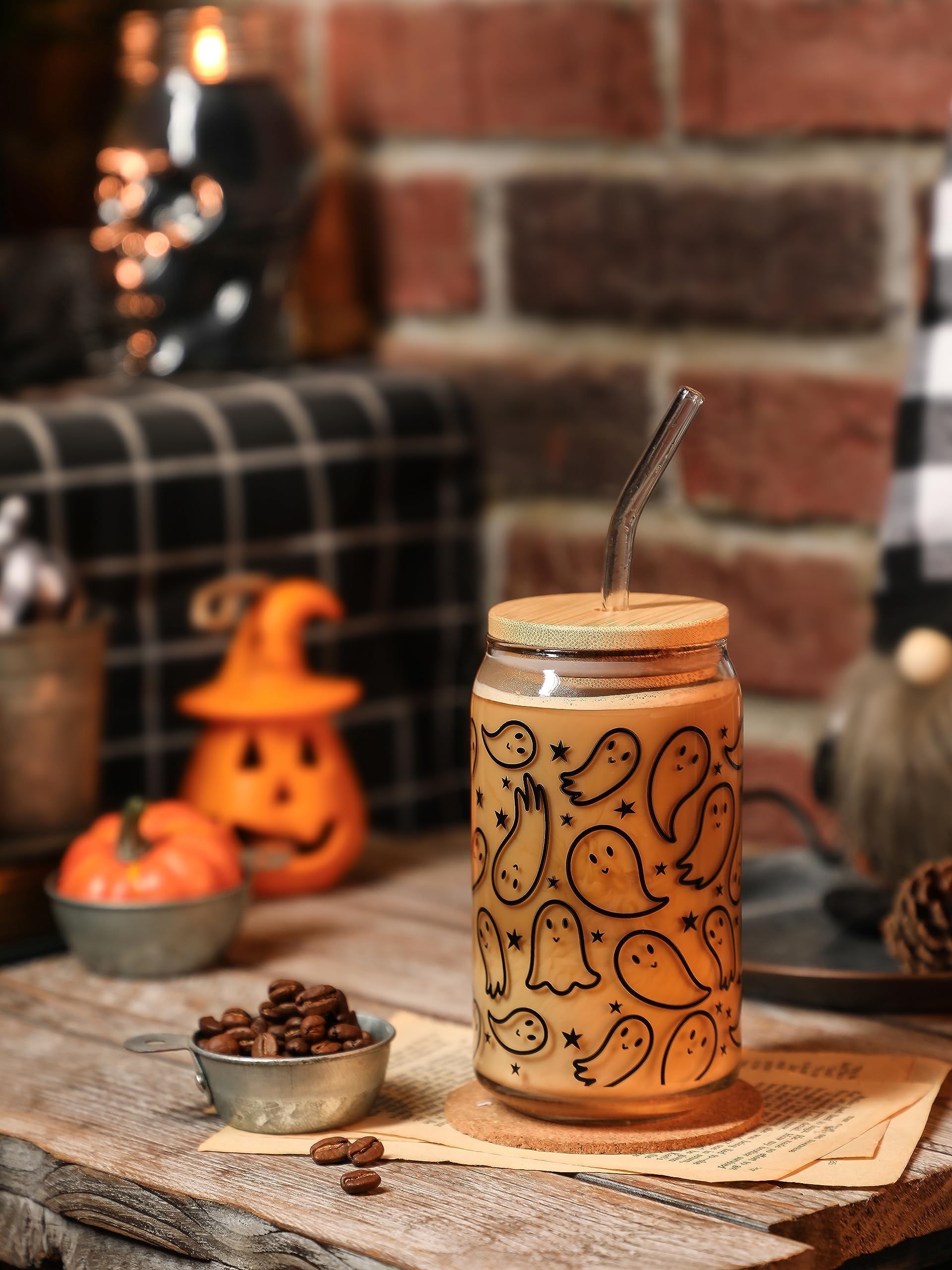 WODOHOLO Halloween Ghosts Iced Coffee Can Glass Gifts Halloween Drinking Glass Cup with Lid and Straw, 16oz Halloween Tumbler Beer Can Glass, Halloween Gifts, Halloween Decorations