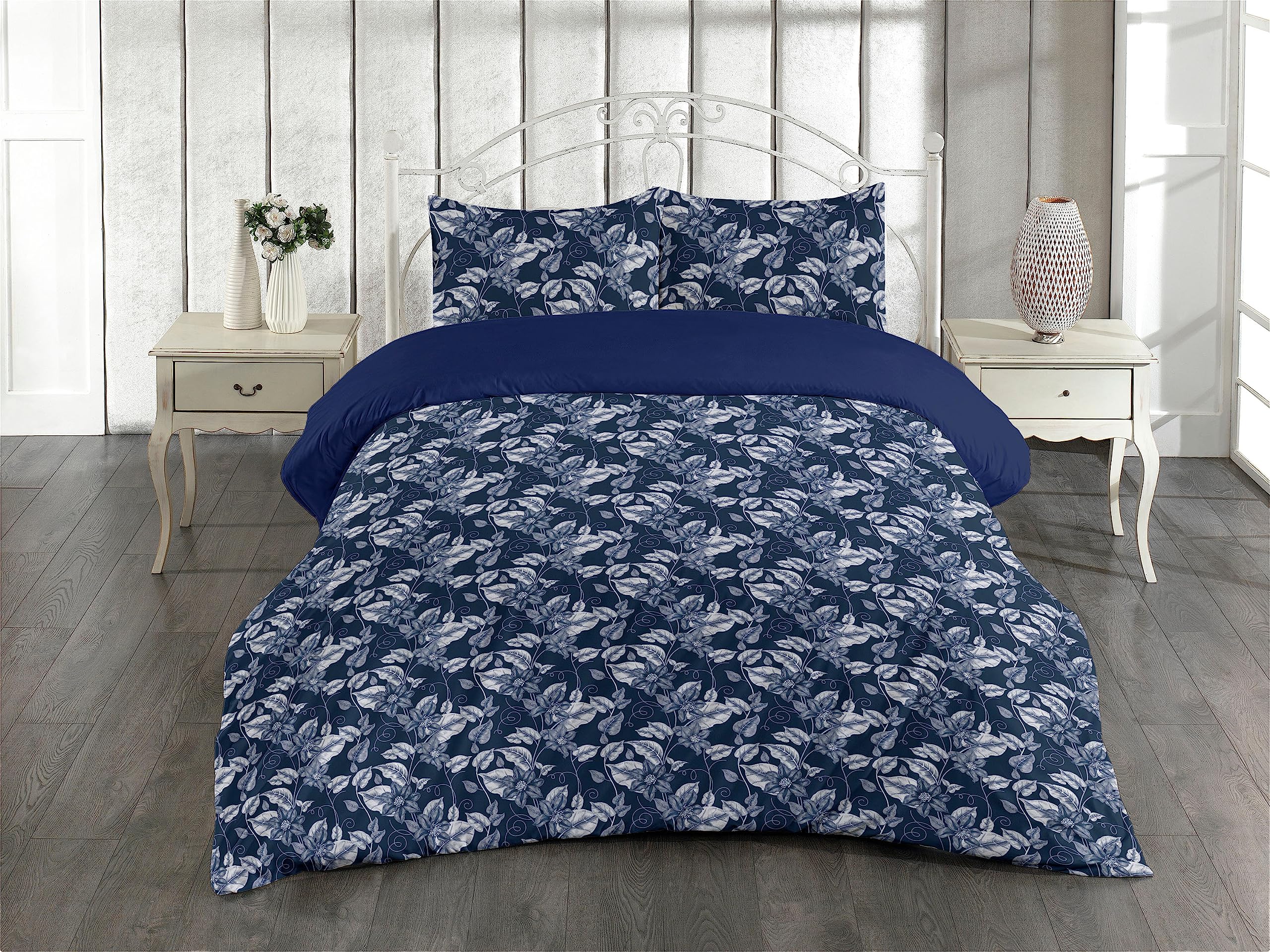 Ambesonne Floral Duvet Cover Set, Monochrome Vintage Art of Continuous Flowers and Leaves on Night Themed Back, Reversible 3 Piece Bedding Set with 2 Pillow Shams, California King, White Navy Blue