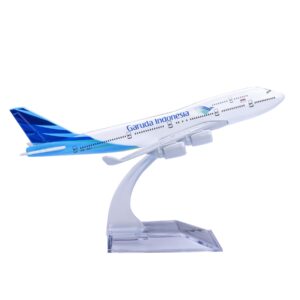 bswath model plane 1:400 scale model indonesian airlines b747 model airplane diecast airplanes metal plane model for gift（green