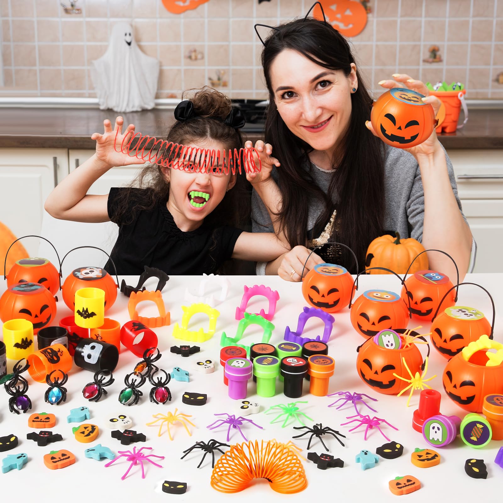 OCHIDO Halloween Party Favors for Kids-168pcs Halloween Prefilled Small Plastic Pumpkins Halloween Toys in Bulk,Halloween Prizes Gifts for Kids,Halloween Goodie Bags Fillers,Trick Or Treat