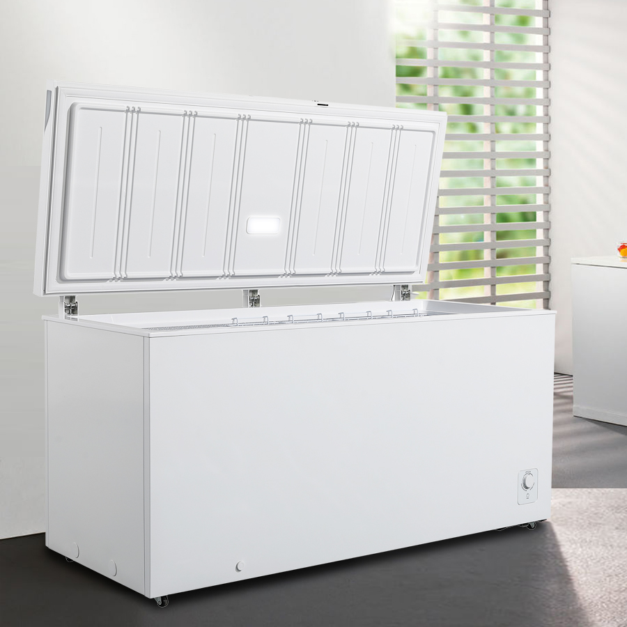 Techomey Chest Freezer 17.7 Cu.Ft. Deep Freezer, Large Freezer with Adjustable Thermostat Control & 4 Removable Wire Basket, Top Open Door, 4 Universal Wheels, Safety Lock, White