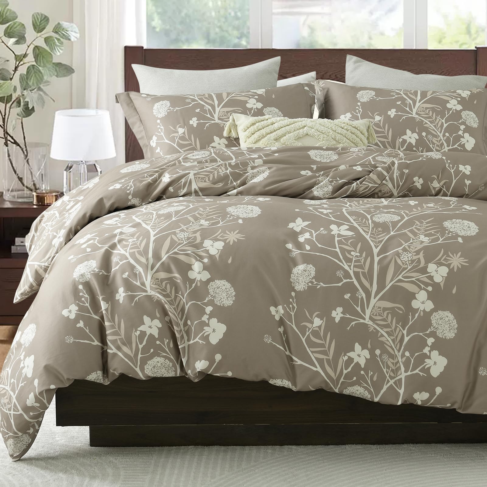 Bedduvit Floral Duvet Cover Queen Size - Tan Leaf Queen Duvet Cover Set, Soft Breathable Flower Patterned All Season Duvet Covers with Zipper Closure & 8 Ties (90"x90")