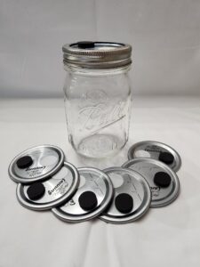 6 pcs of regular mouth mason jar lids with self sealing injection port & synthetic filter for mycology