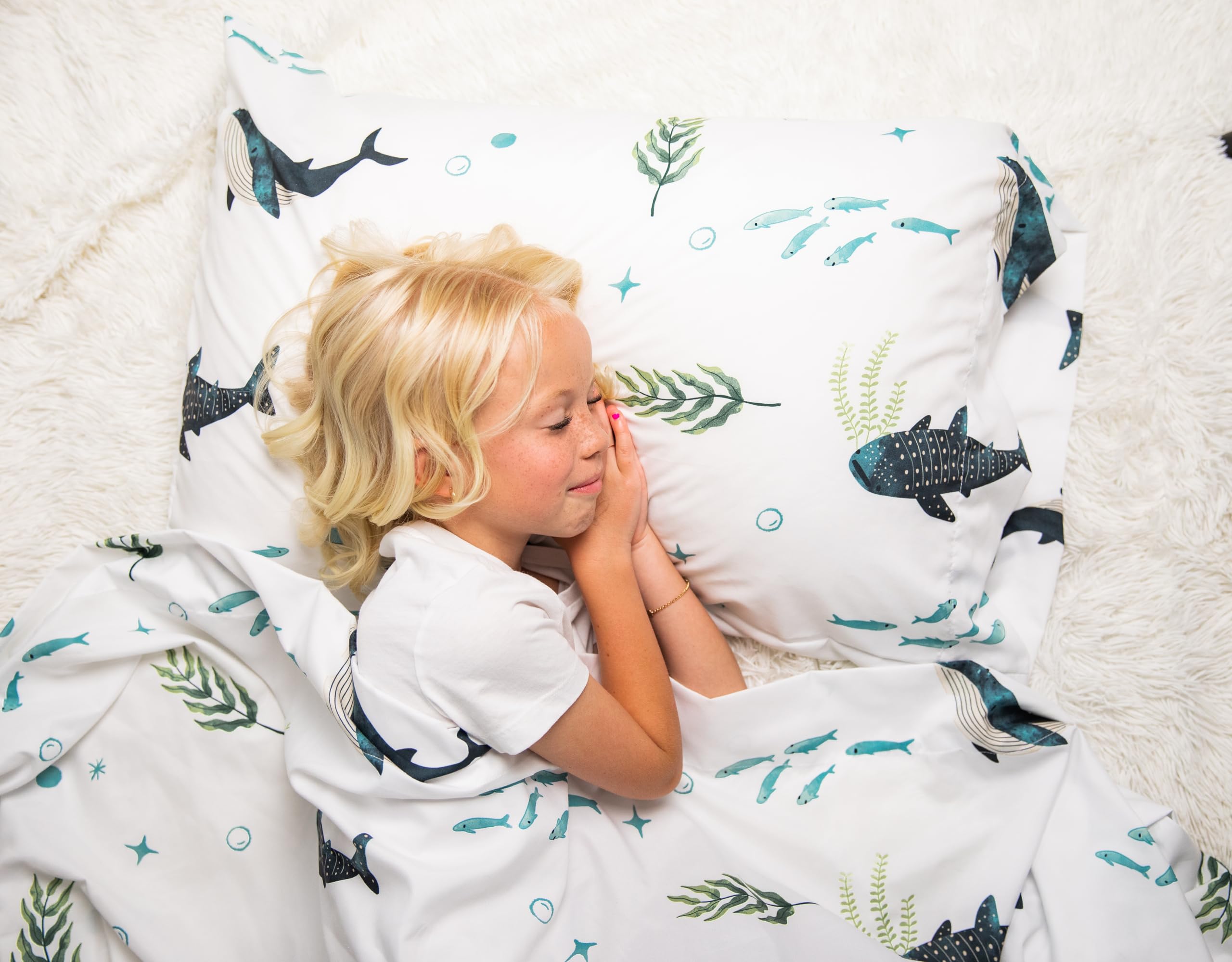 Where The Polka Dots Roam Nautical Ocean Full Bedding Set - 4 Piece Super Soft Kids Bed Set with Fitted Sheet, Flat Sheet, and Pillowcases - Underwater Sea Creatures Design for Boys Girls Room Décor