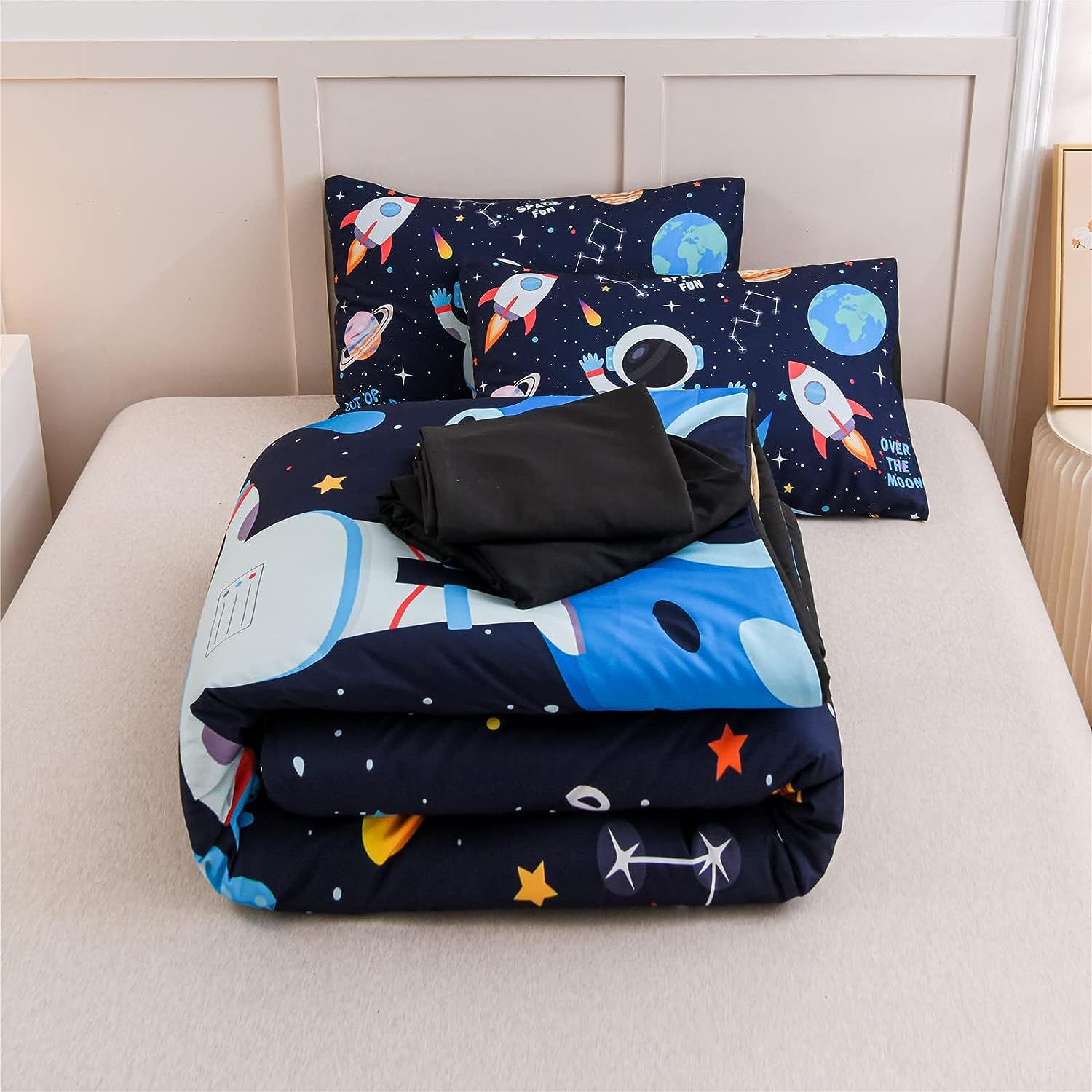 Meeting Story 5Pieces Universe Space Themed Comforter Set Planet Astronaut Rocket Galaxy Printed Pattern Quilt Bedding Set for Kids Girls Boys Children Room Decor (Black,Twin 5pcs)