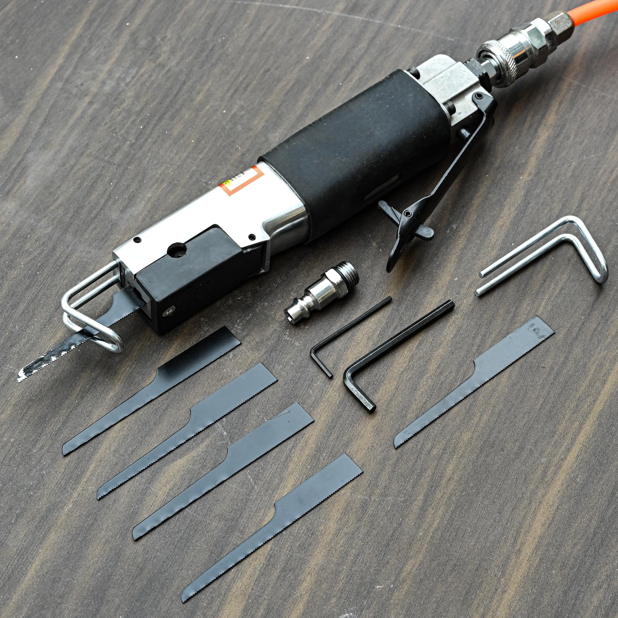 Air Reciprocating Saw Kit, Pneumatic Metal Cutting Saw Tools with 6pcs 24T 32T Blades, Handheld Power Metal Saw, Heavy Duty Aluminum Alloy Saber Saw