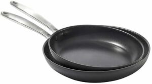 oxo softworks frying pan skillet 10.5" and 12" set, 3-layered german engineered nonstick coating, induction stovetop safe, dishwasher safe, oven safe, black