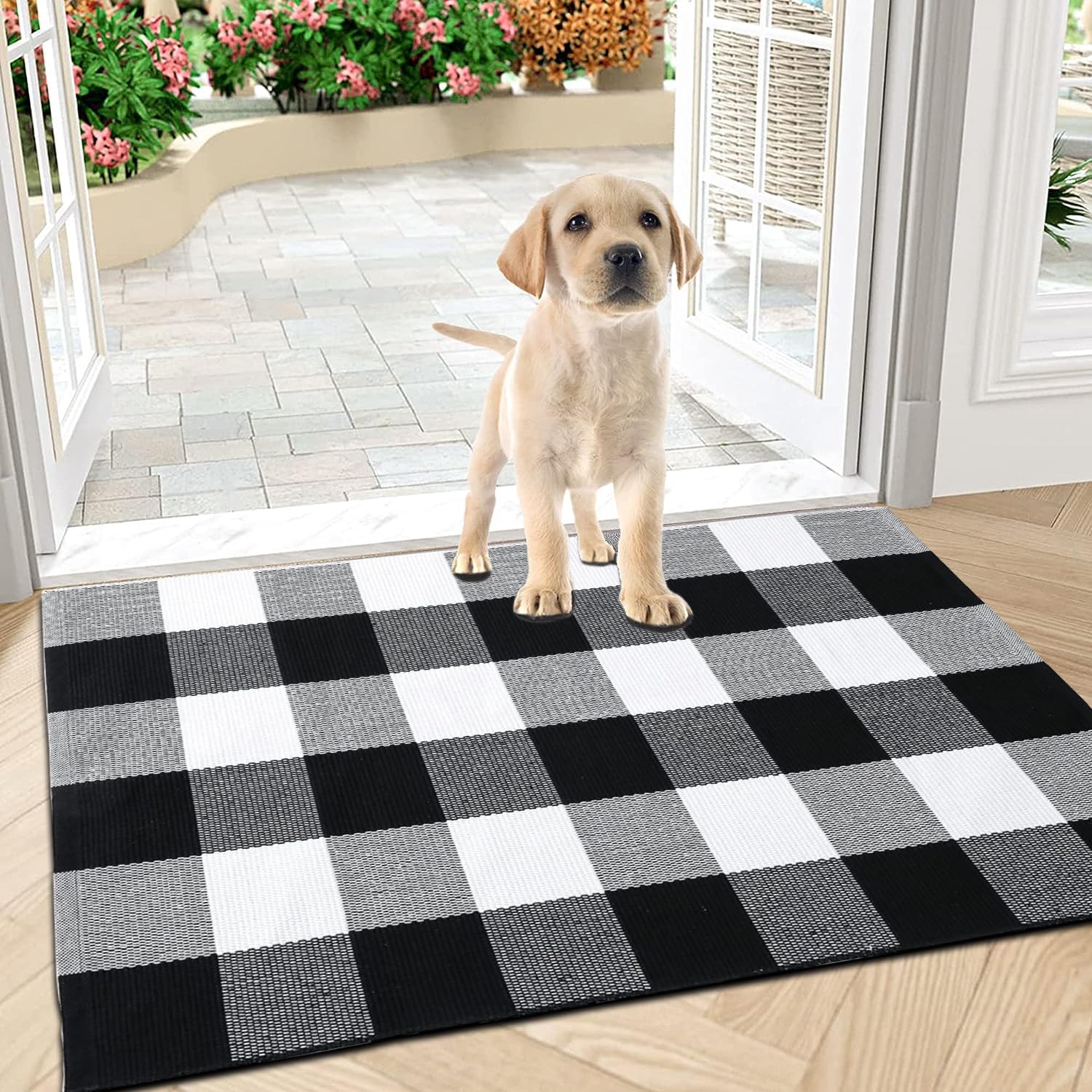 YINMEIJU Buffalo Plaid Outdoor Rug Black and White Checkered Rug Hand-Woven Front Doormat Outdoor Indoor Rugs for Front Porch, Farmhouse, Entrywa (2'x3', Black and White Plaid)