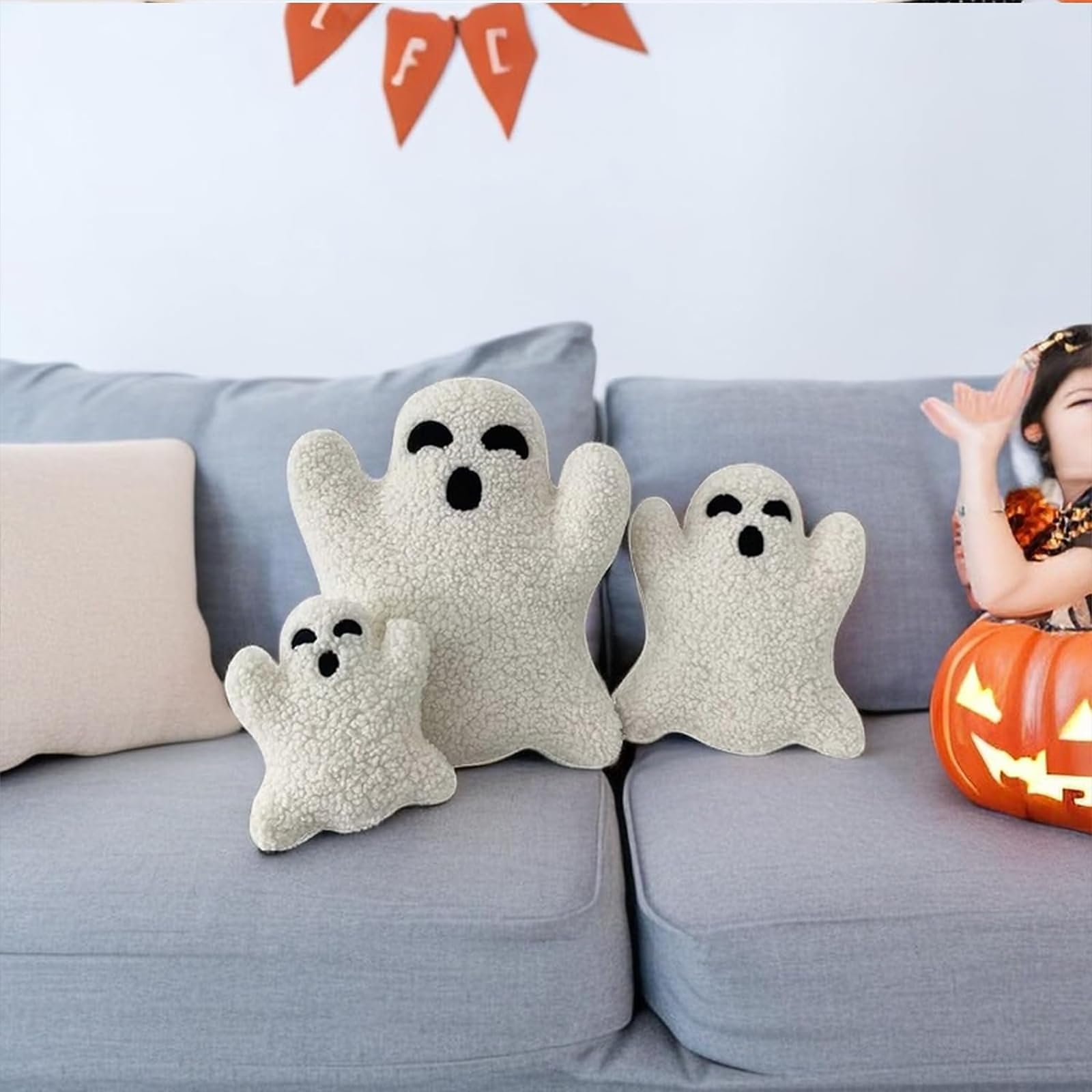 Cute Ghost Pillow, Ghost Shaped Plush Pillow, Halloween Throw Pillows Decorative Spooky Pillows, Halloween Ghost Pillow, Ghost Stuffed Animal for Sofa Bed Couch Holiday Party Children Gift (3PCS)