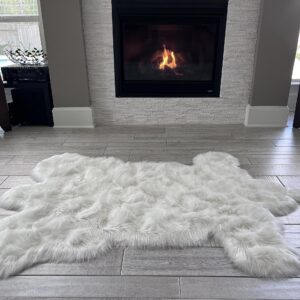 LAMBZY Bear Skin Rug Super Soft Fluffy Faux Fur for Bedroom Floor Sofa Living Room High-Density Plush Shaggy Carpet Sofa Cover Bedside Sheepskin Rug (2'x3', White)