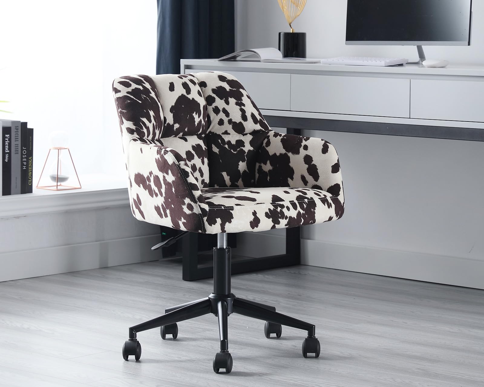 Modern Swivel Home Office Desk Chair with Wheels and Arms, Cow Print Velvet Height Adjustable Comfortable Ergonomic Upholstered Desk Chair, Wide Cute Cowhide Computer Armchair for Living Room Home