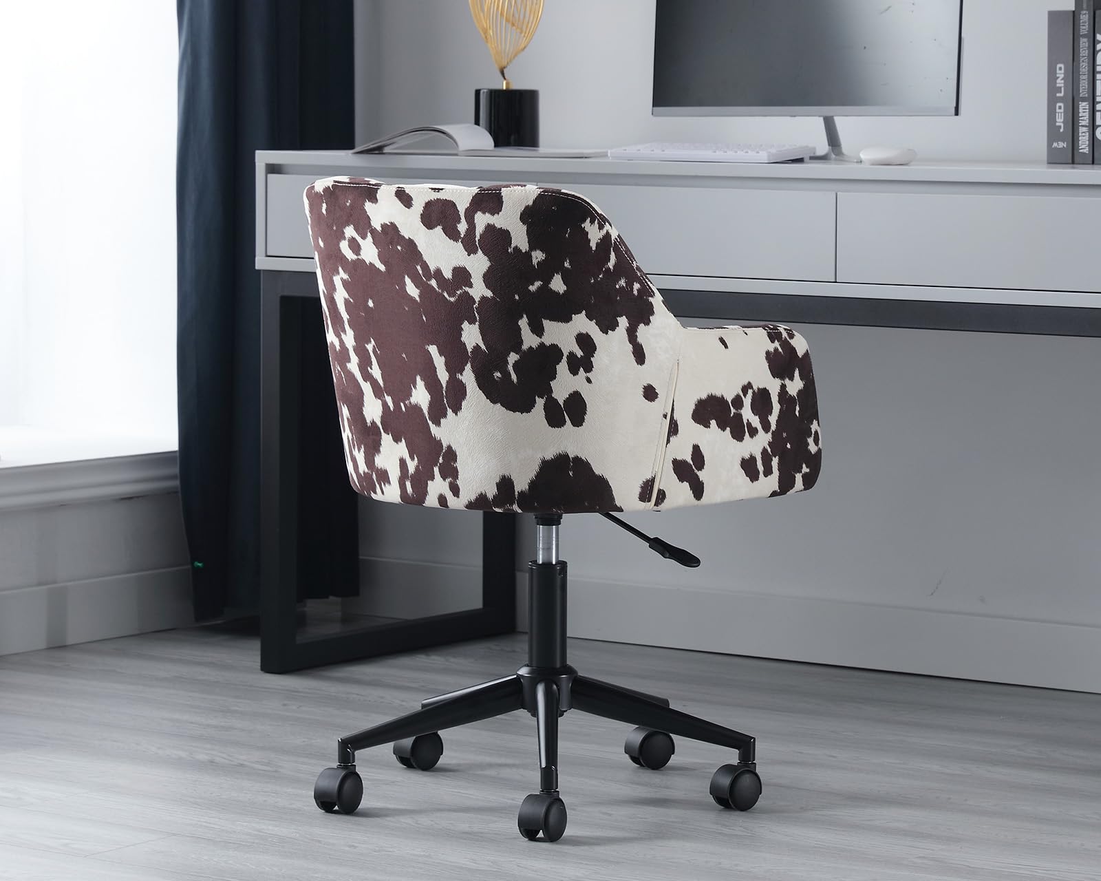 Modern Swivel Home Office Desk Chair with Wheels and Arms, Cow Print Velvet Height Adjustable Comfortable Ergonomic Upholstered Desk Chair, Wide Cute Cowhide Computer Armchair for Living Room Home