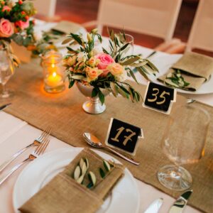 Suzile Table Numbers 1-100, 100-piece Double Sided Gold Acrylic Table Number Tents, 3.15" x 2.75" Number Signs for Receptions, Banquets, Restaurants, and Wedding(Black and Gold)