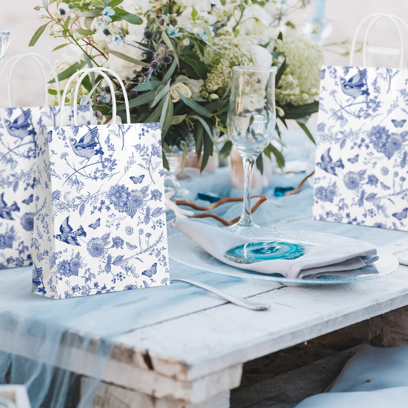 AnyDesign 16Pcs Floral Paper Gift Bags Blue White Party Bags with Handles Chinoiserie Hydrangea Branches Decorative Packaging Bags for Wedding Birthday Party Supply