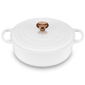 le creuset signature 6.75-quart round wide oven with copper knob - enameled cast iron (white)