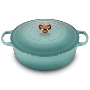 le creuset signature 6.75-quart round wide oven with copper knob - enameled cast iron (caribbean)