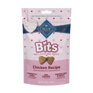 blue buffalo valentine's day edition bits dog training treats, chicken recipe, 4.5-oz bag