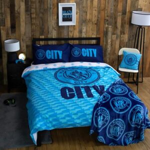 Character World Official Manchester City FC Double Duvet Cover Set, Crestcol Design | Blue Reversible 2 Sided Football Bedding Cover Official Merchandise Including Matching Pillow Cases