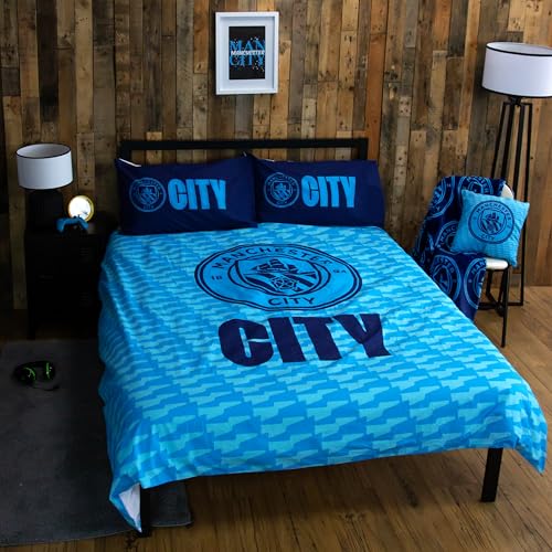 Character World Official Manchester City FC Double Duvet Cover Set, Crestcol Design | Blue Reversible 2 Sided Football Bedding Cover Official Merchandise Including Matching Pillow Cases