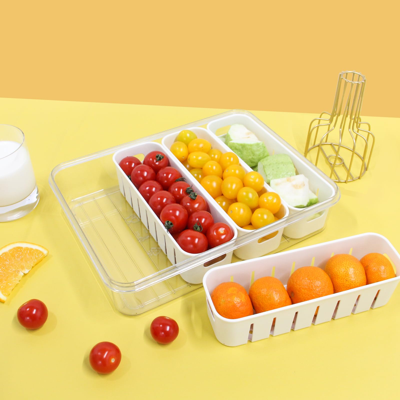 Yuroochii Divided Serving Tray Fresh-keeping Box with Lid&Handle, 4 Compartments Snacks Box, Snack Fruit Tray, Veggie Tray, Portable Snack Platter for Candy Fruits Nuts Snack Party Entertaining Picnic