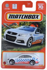 matchbox holden vf commodore ssv, white 35/100