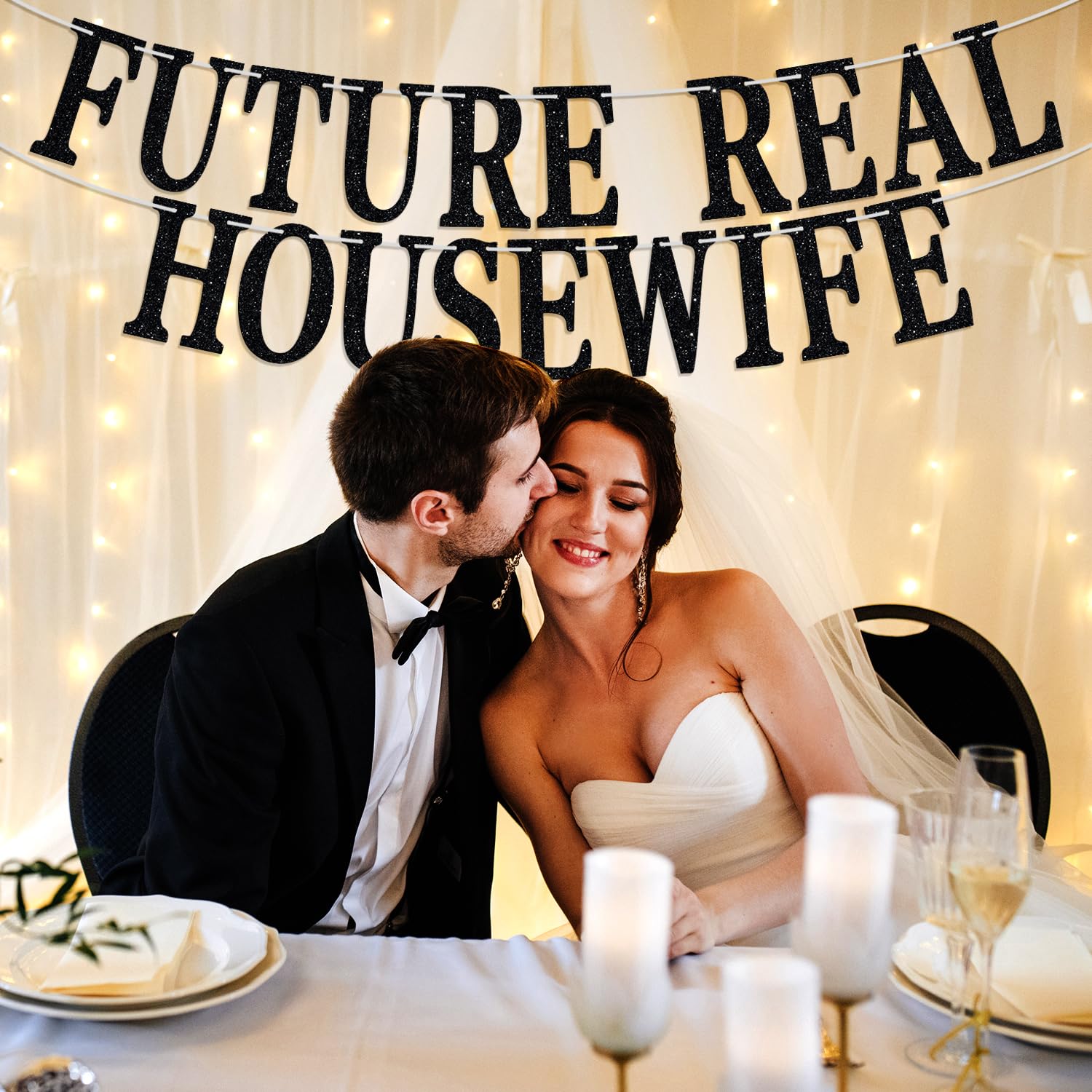 Future Real Housewife Banner, Newly Engaged Gift for Bride, Funny Engagement/Wedding/Brial Shower Party Decoration Supplies for Friends, Black Glitter