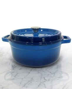 spros 6.4-quart enameled cast iron dutch pot with lid and dual handles, gas, electric safe; ceramic, induction and oven-safe up to 500°f - blue