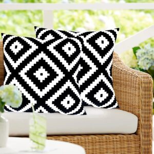 yaofavo outdoor pillow covers set of 2, waterproof boho farmhouse throw pillow covers geometric pillow cases for patio garden(black&cream white-10, 18x18 inch)