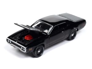 johnny lightning 1971 plymouth road runner black mecum auctions limited edition to 2496 pieces worldwide hobby exclusive series 1/64 diecast model car