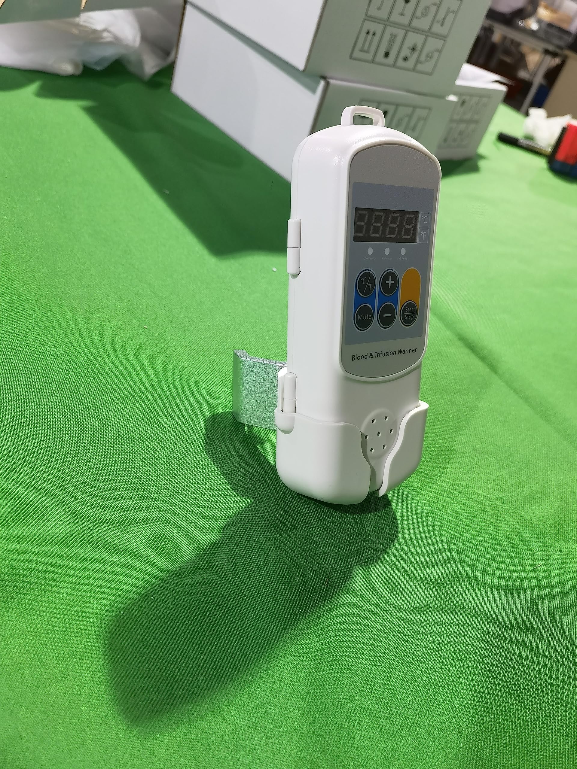 ZHUOSHANG Veterinary IV Fluid Warmer with Temperature Control, Display in Fahrenheit or Celius and Increment in 0.1ml per Hour