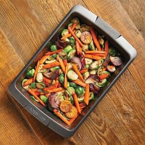 Farberware Bakeware Nonstick Roasting Pan/Roaster with U-Rack, 14.75 Inch x 10.75 Inch - Gray