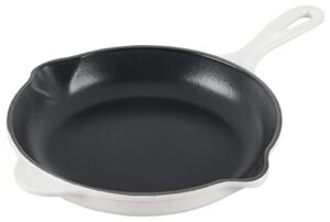 le creuset classic cast iron handle skillet, 9", white