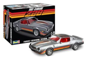 level 4 model kit 1981 chevrolet camaro z/28 1/25 scale model by revell