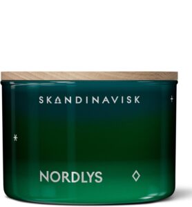 skandinavisk nordlys 'northern lights' scented candle. fragrance notes: arctic intensity and celestial colour, a singular symphony for senses. 3.17 oz.