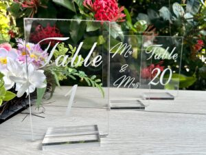 elegant acrylic table numbers for wedding reception - set of 20 table numbers 1-20 +1 personalized table sign - modern and clear design for easy visibility