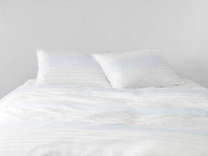 calvin klein wythe woven set of 3 duvet set - 1 duvet cover & 2 sham covers, queen size, cotton (pacific)