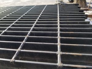 des moines steel - bar grating: width 36" bar size h 1-1/4" x w 3/16'' (1, 4')