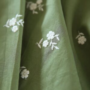 craftdesignl green floral linen fabric,embroidered fabric,flower linen fabric,linen fabric,quilting fabric,designer fabric,fabric by yard,daisy fabric