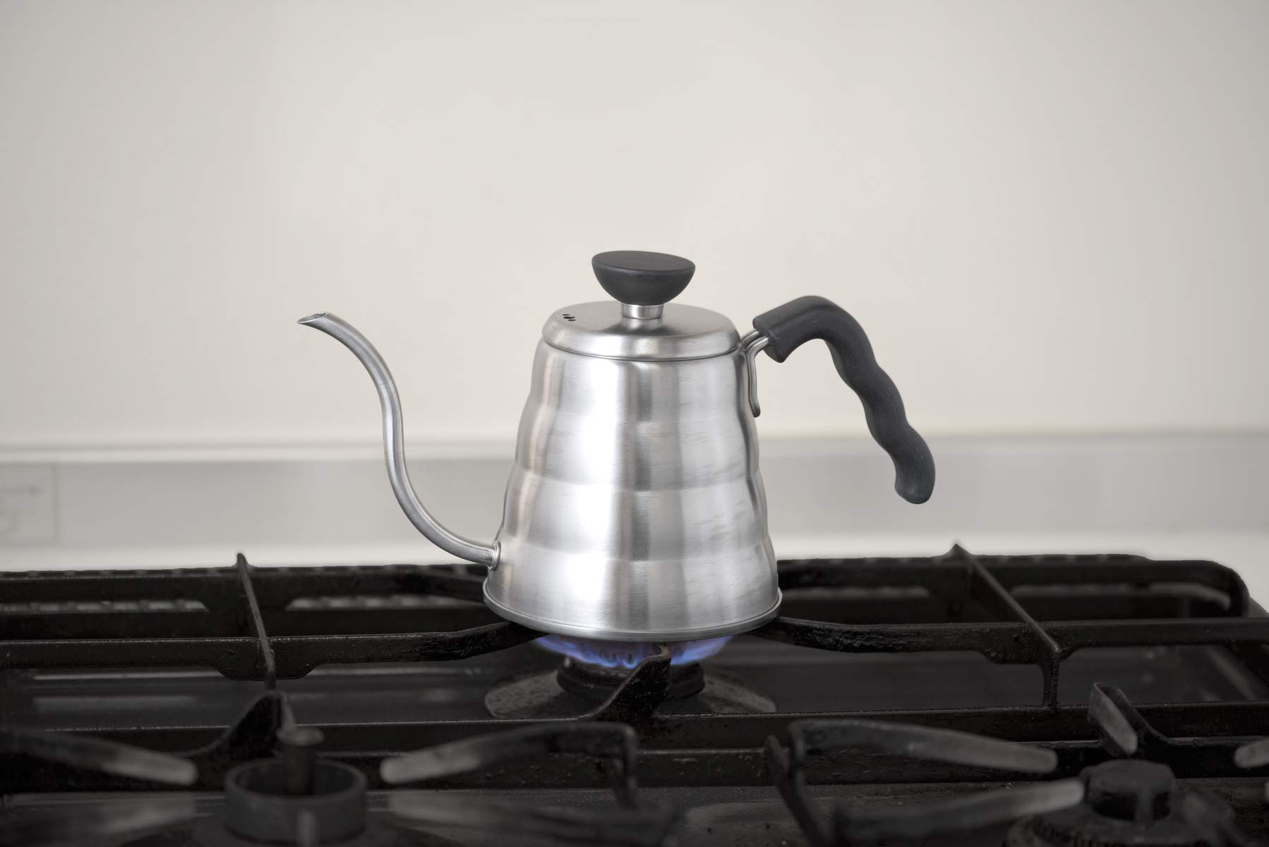 Hario V60 "Buono" Drip Kettle Stovetop Gooseneck Coffee Kettle 700ml, Stainless Steel, Silver