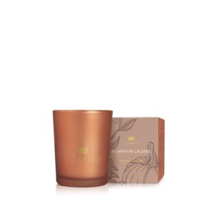 thymes pumpkin laurel votive candle - scented candle for home fragrance - with warm vanilla, spicy cinnamon, nutmeg, and creamy caramel - single-wick candle (2 oz)