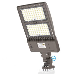 nuoguan 320w led parking lot light 44800lm with photocell, 5000k shoebox pole light with arm mount ac100-277v, ul dlc listed, ip65 waterproof commercial street area lighting for driveway/roadway/yard