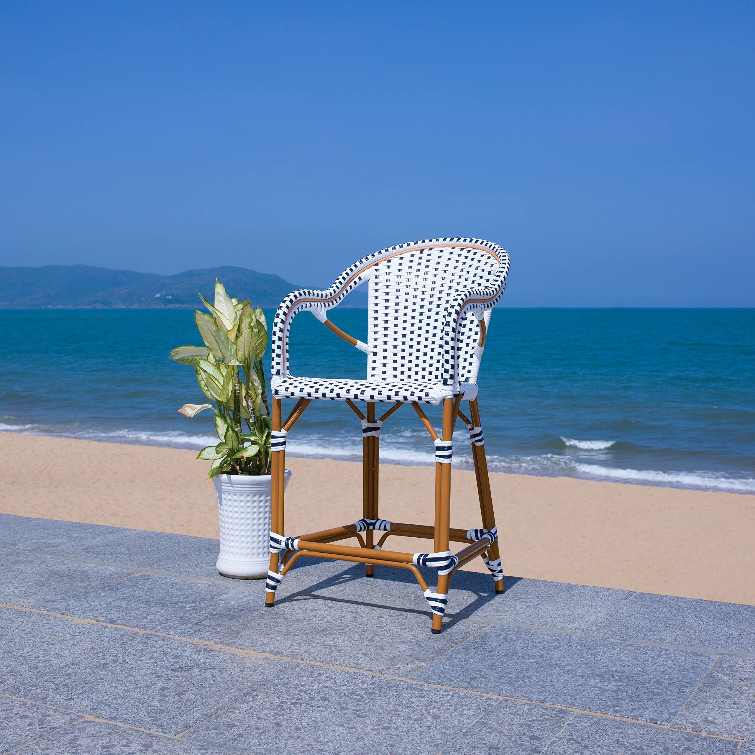 SAFAVIEH Outdoor Collection California White/Navy Bistro Woven Counter Stool with Arms (Fully Assembled)