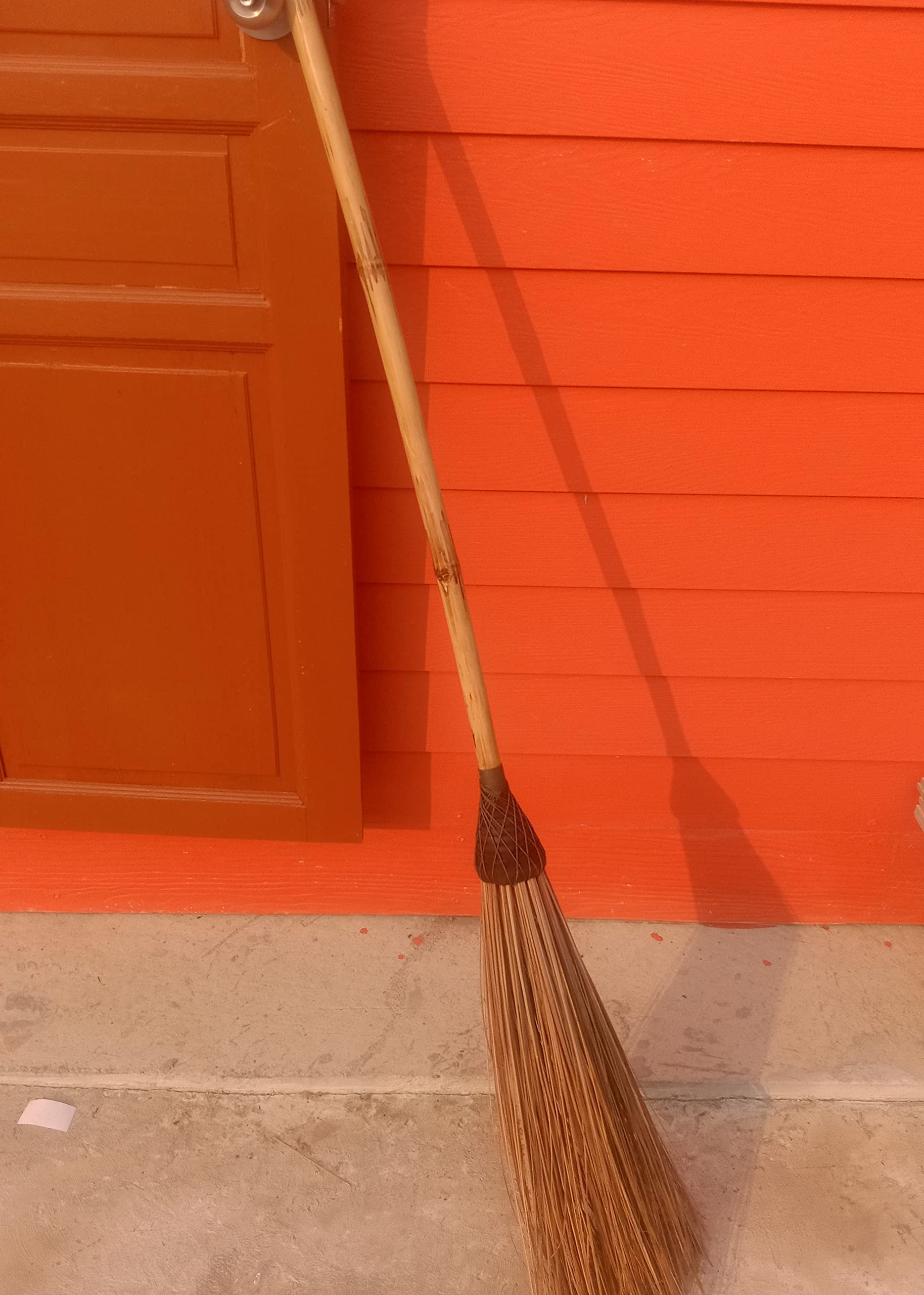 SN SKENNOVA - Handcrafted Coconut Leaf Stick Broom: Heavy Duty Cleaning Power for Home Patio Gardening