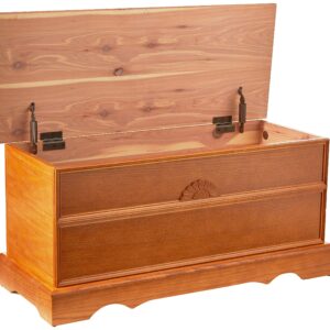 Coaster Home Furnishings Paula Rectangular Cedar Chest Honey